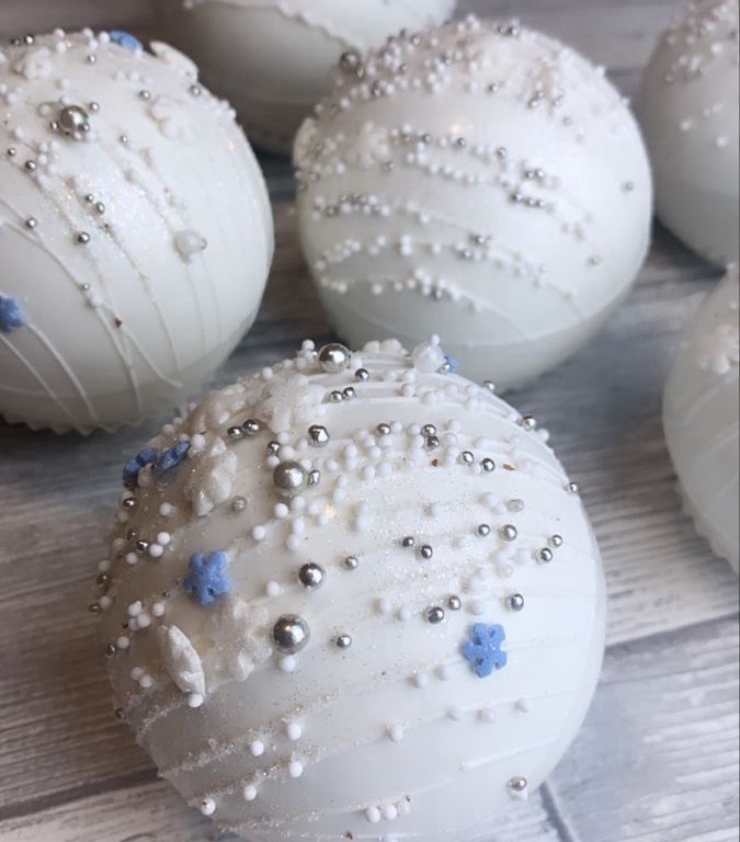 25 Super Cute Pictures Of Christmas Hot Cocoa Bombs To Inspire You ...