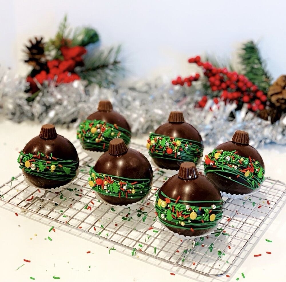 25 Super Cute Pictures Of Christmas Hot Cocoa Bombs To Inspire You ...
